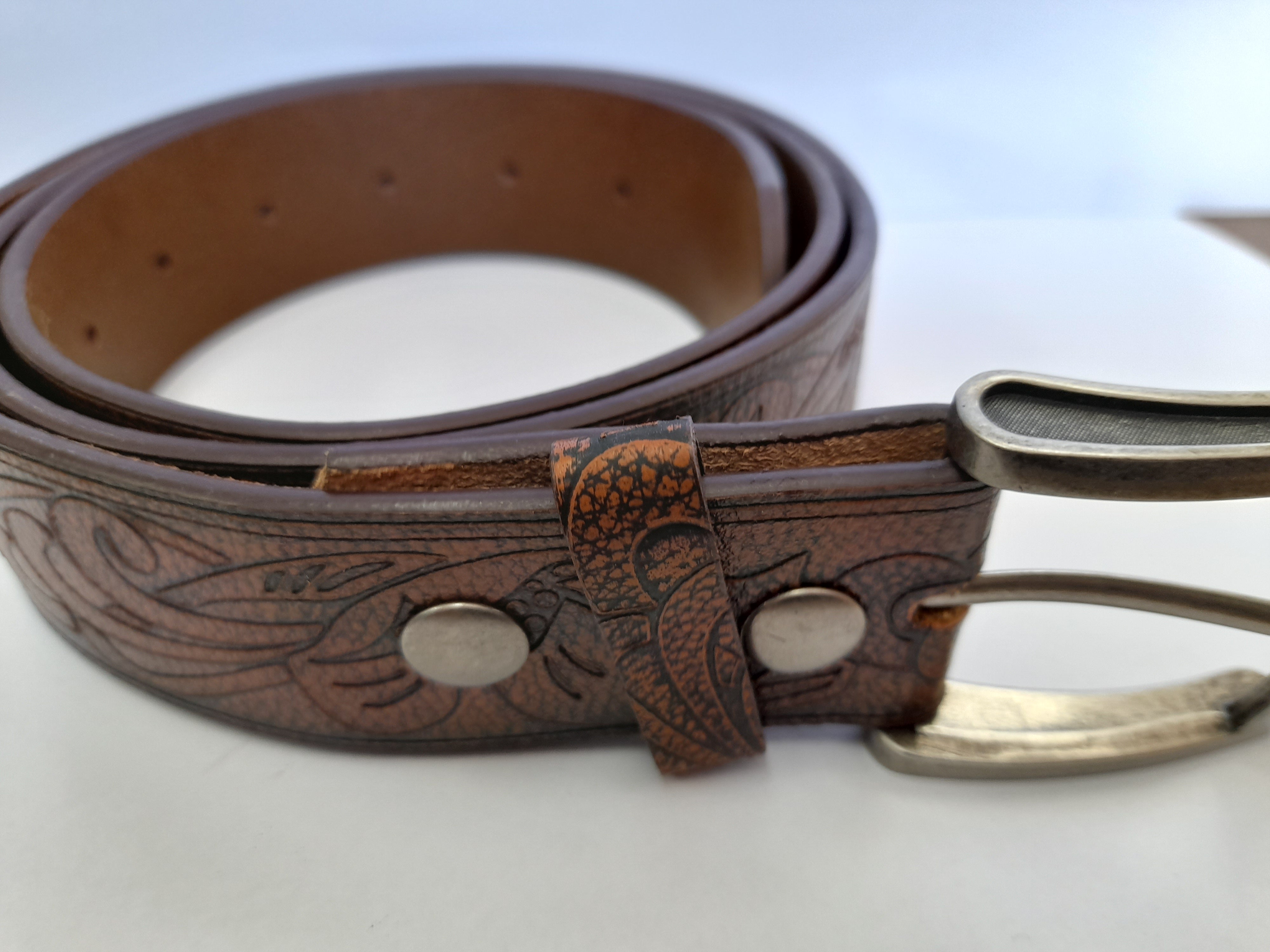Charles Embossed Belt – The Fitting Belt Company